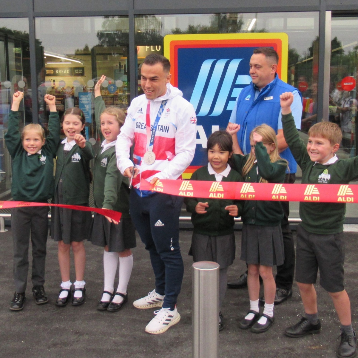 The Firs Lower School - The Firs School Ambassadors open Aldi’s doors!